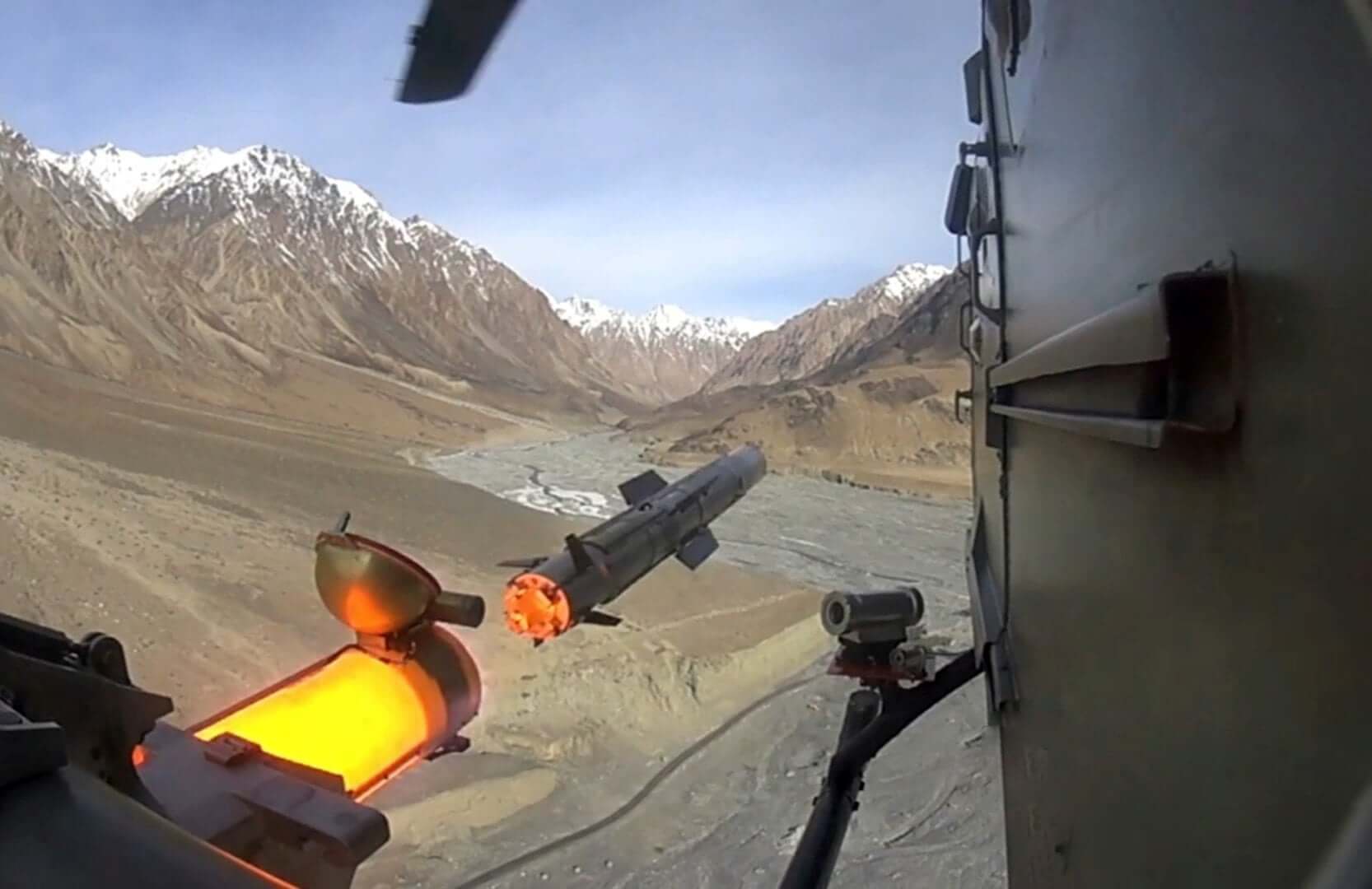 Missili anticarro HELINA per l'Indian Army